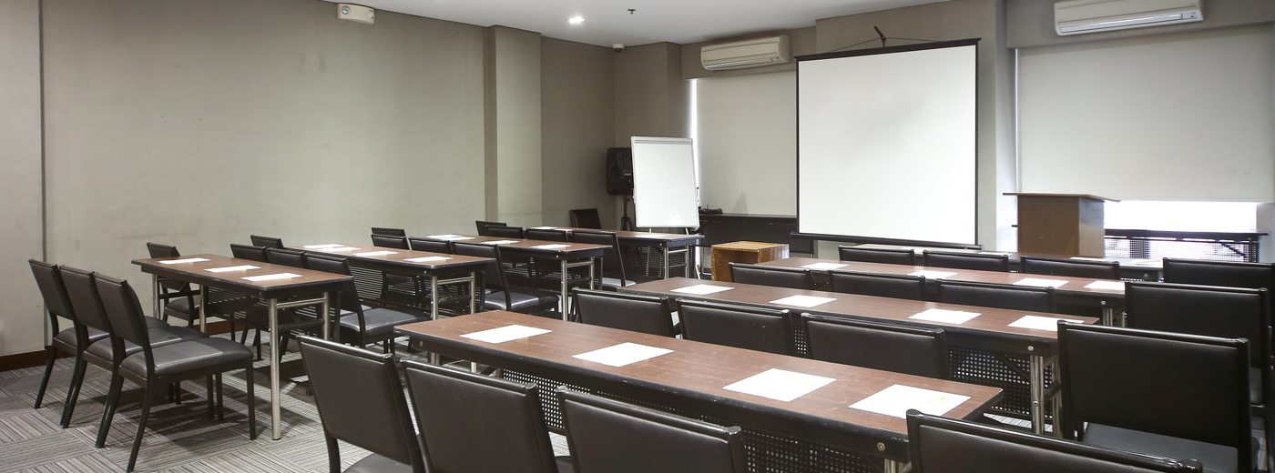 Microtel by Wyndham Acropolis, QC